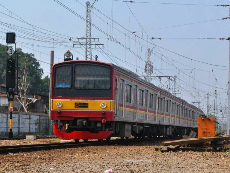 Rumor: Livery Asli KRL seri 205 eks-jalur Nambu Dipertahankan