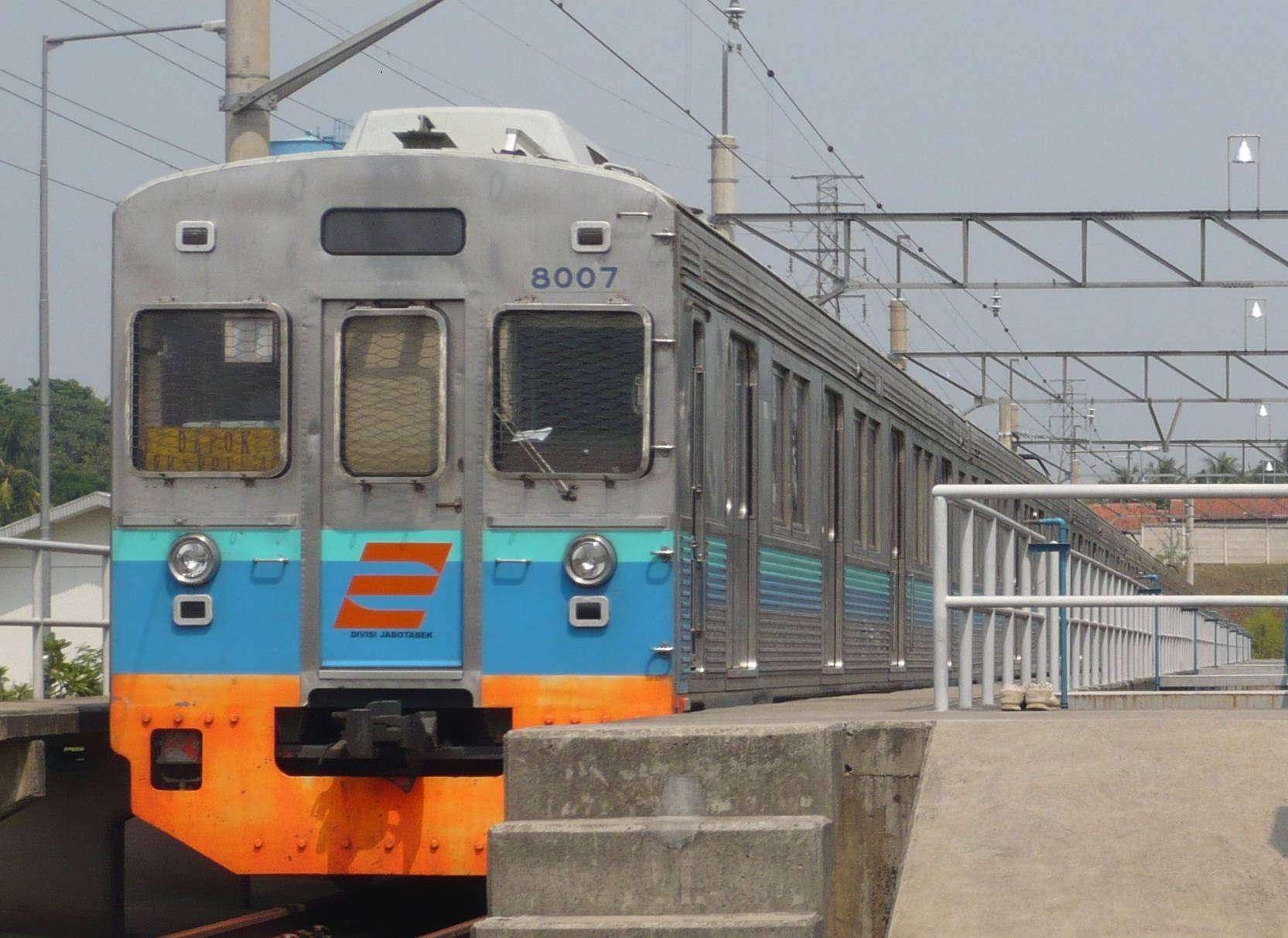 KRL Seri 8000 Rangkaian 8007F Jalani Debut Sebagai "JALITA Reborn ...