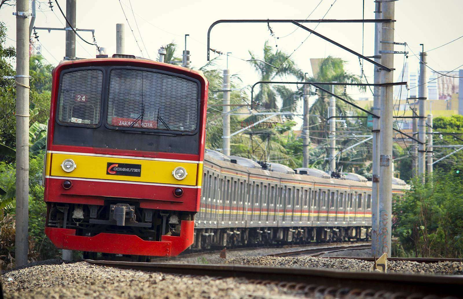 KRL Formasi 10 Kereta Kini Merambah Jalur Maja! | KAORI Nusantara