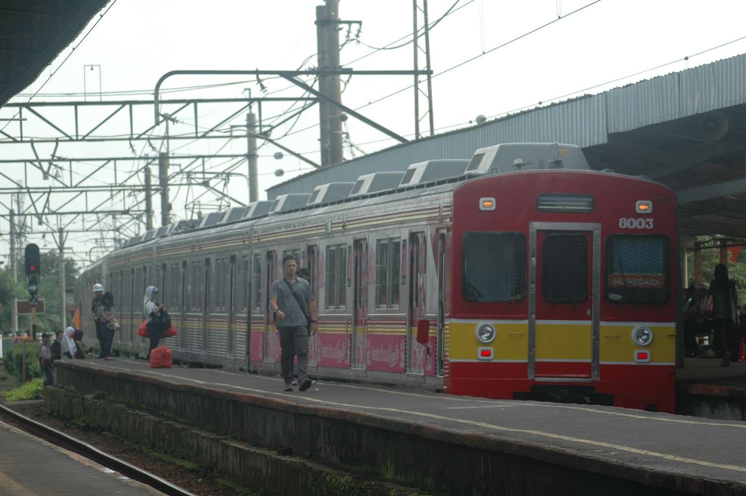 Rangkaian Lama Diwarnai Ulang, Akhir Dari Warna-Warni KRL