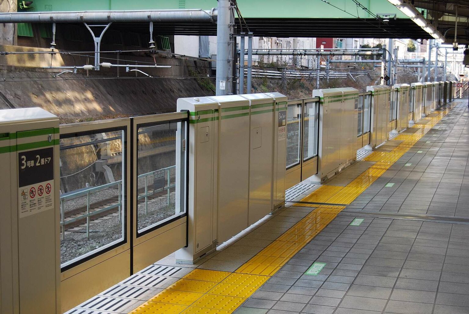 Penggunaan Pintu Peron Otomatis Mulai Tersebar Di Jepang