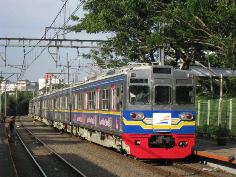 KRL Wednesday : Toei Seri 6000 - 6181F | KAORI Nusantara