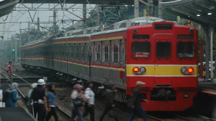 KRL Wednesday : Toei Seri 6000 - 6181F | KAORI Nusantara