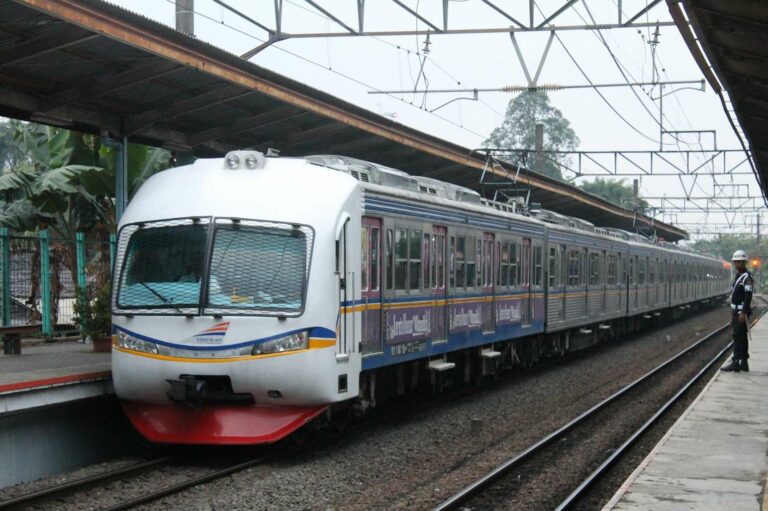 KRL Wednesday : Toei Seri 6000 - 6181F | KAORI Nusantara