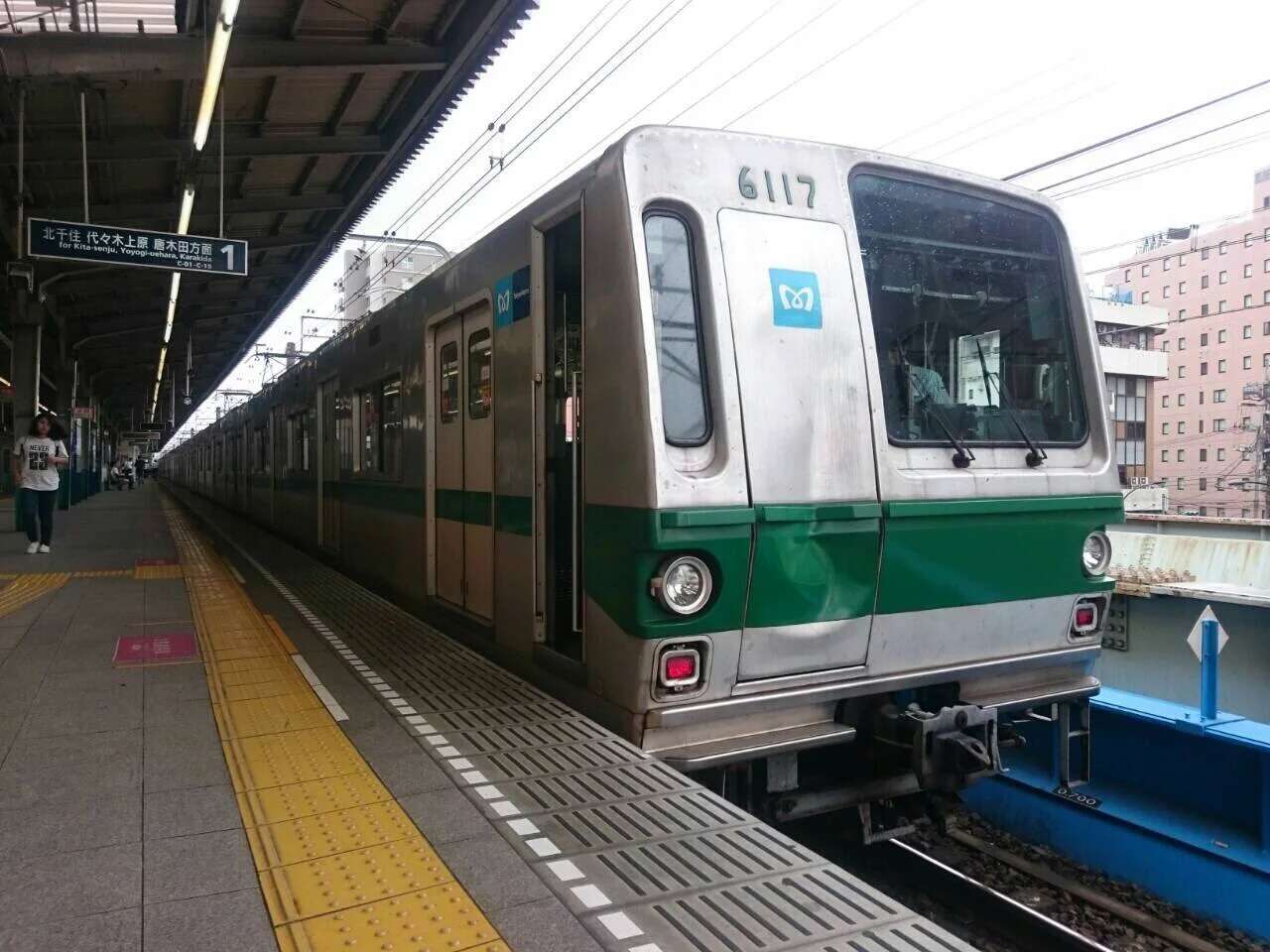 KRL Seri 6000 Tokyo Metro Rangkaian 6108F & 6117F Pergi ke Jakarta
