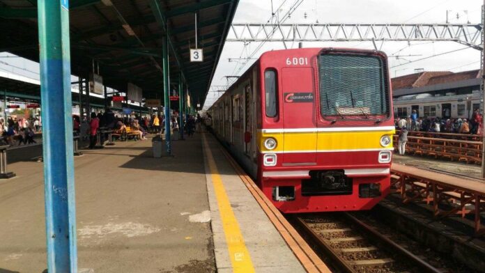 KRL Eks-Tokyo Metro 6000 Teknologi VVVF Jalani Debutnya Di Jabodetabek ...