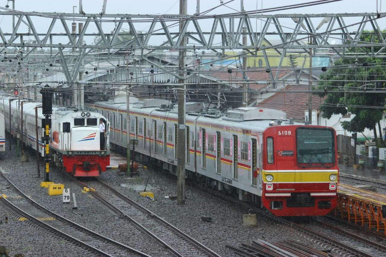 Momen Bersejarah, Layanan KRL Commuter Line Diuji Coba Sampai Stasiun ...
