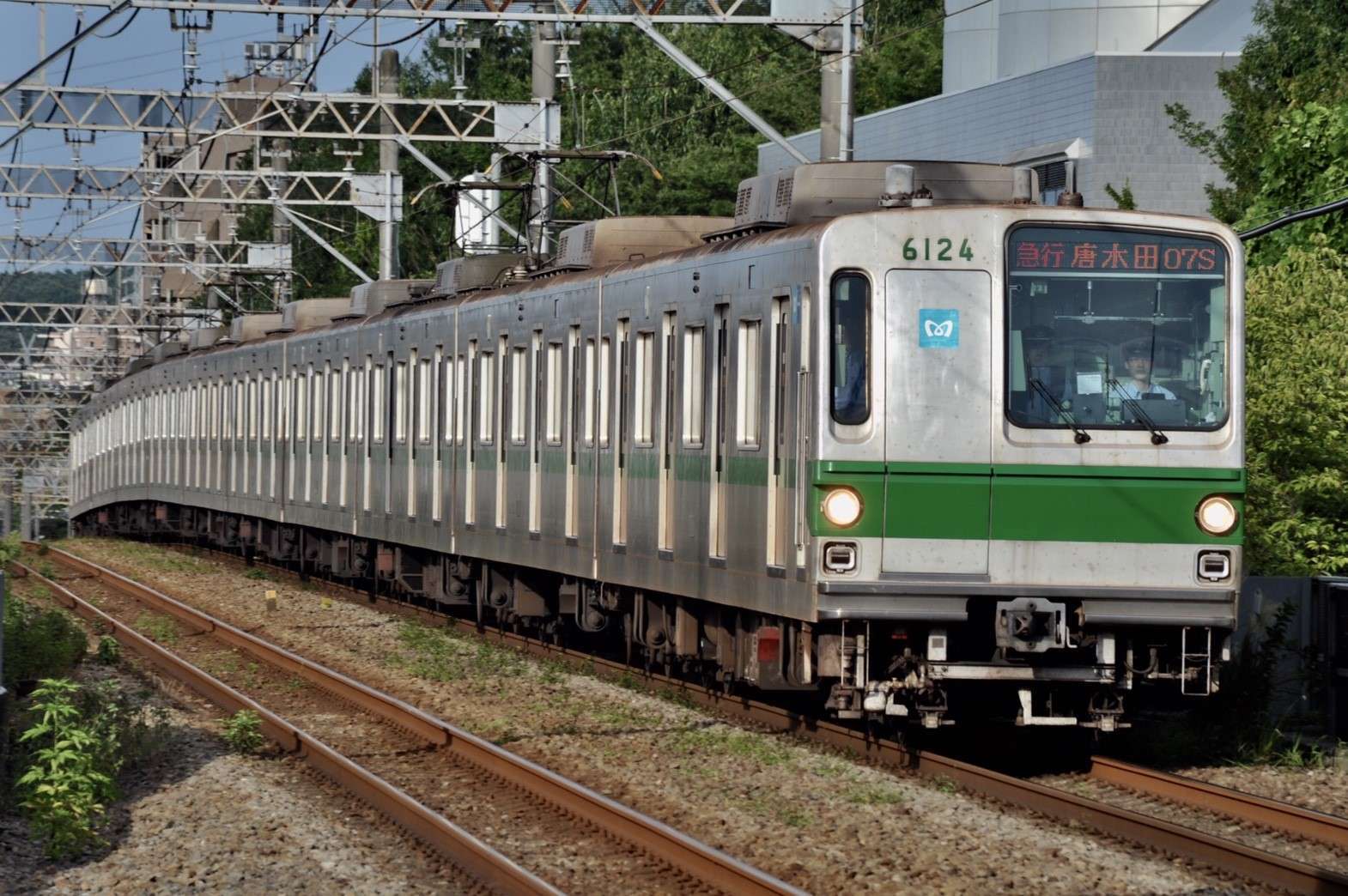 Kirim Lagi, KRL Seri 6000 Rangkaian 6124F Siap Menyusul ke Jakarta ...