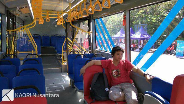 Transjakarta Luncurkan 100 Unit Bus 'Maxi' Merk Mercedes-Benz | KAORI ...