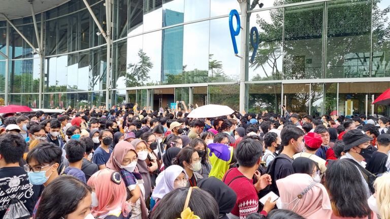 Pengunjung Antre 4 Jam, Comifuro 15: Kami Minta Maaf | KAORI Nusantara