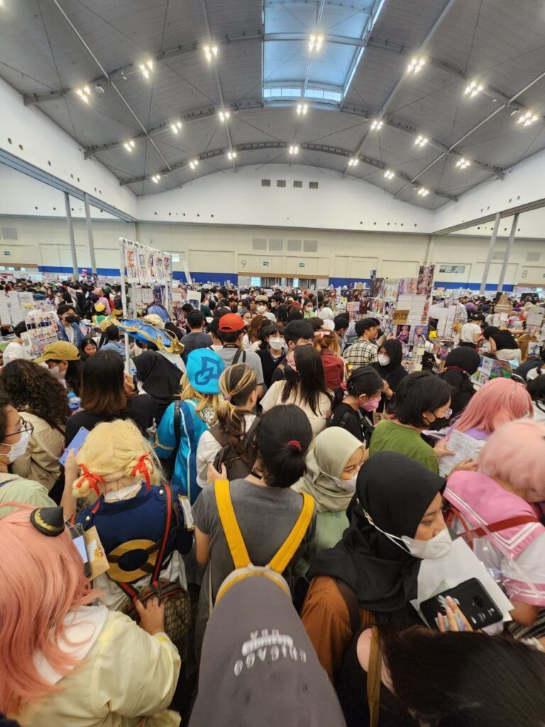 Galeri Foto Comifuro 16 Hari 1: Lebih Luas, Lebih Baik? | KAORI Nusantara