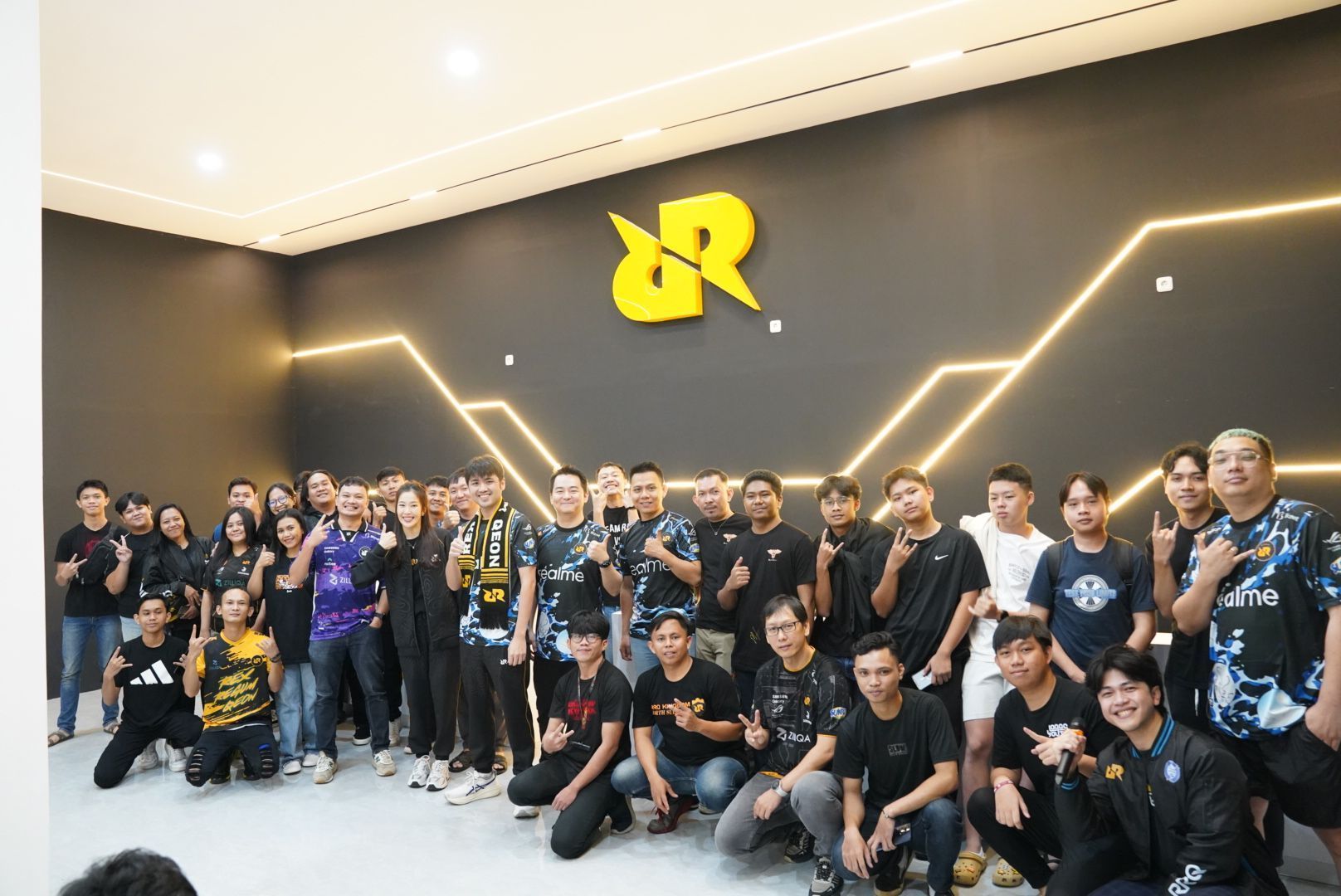 RRQ Resmikan RRQ Arena Pertama Di Manado! | KAORI Nusantara