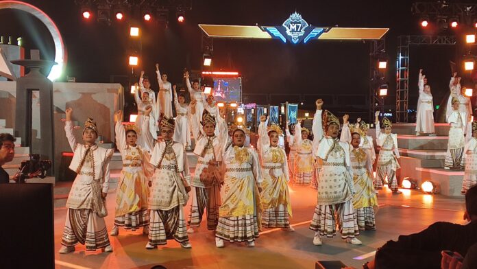 Opening Mobile Legends M7 Meriah, Padukan Budaya Indonesia! | KAORI ...